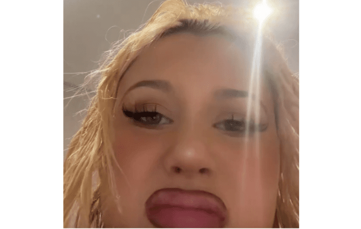 Alabama Barker Hits Back at Body Shamers After Paparazzi Photos with ...